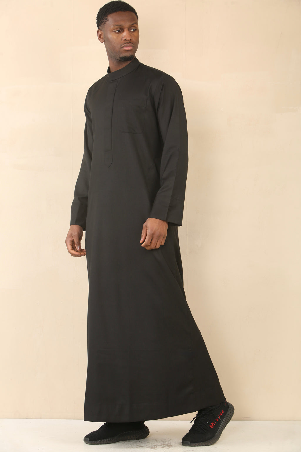 Jet Black Cashmere Wool Kuwaiti Thobe – Aniq Attire
